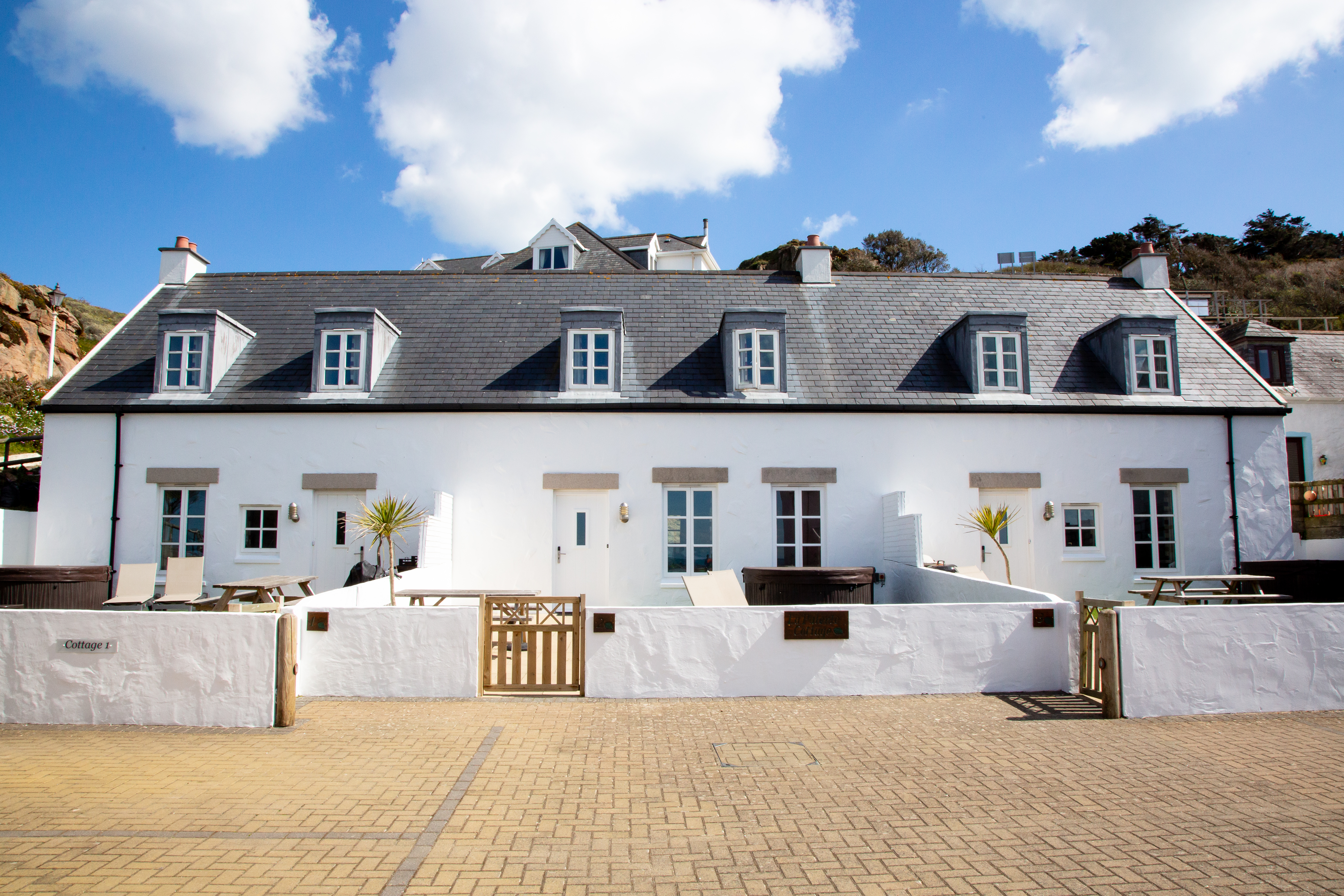 Coastal Breaks | Les Ormes